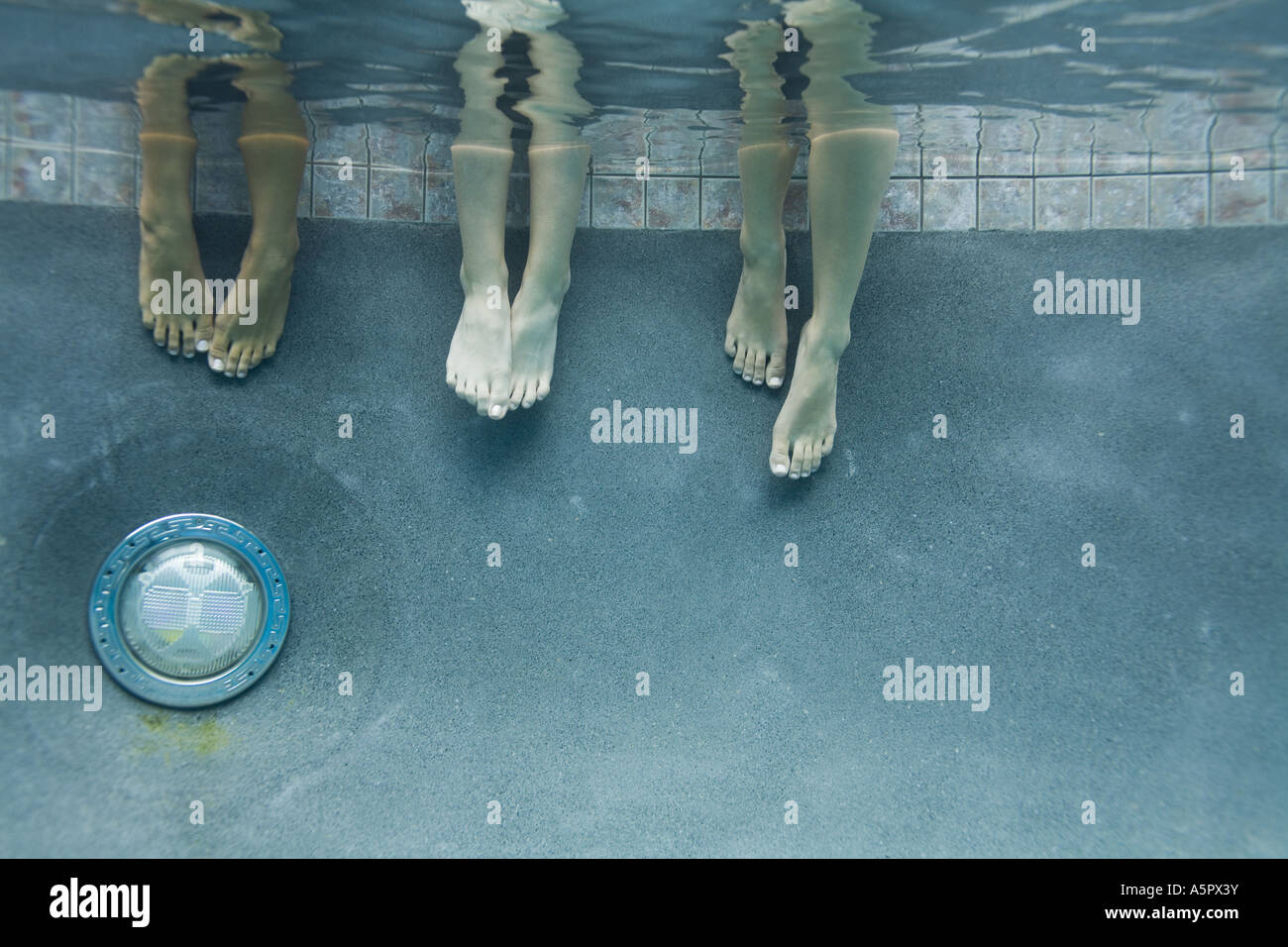 Teen girls feet barefoot hi-res stock photography and images - Alamy