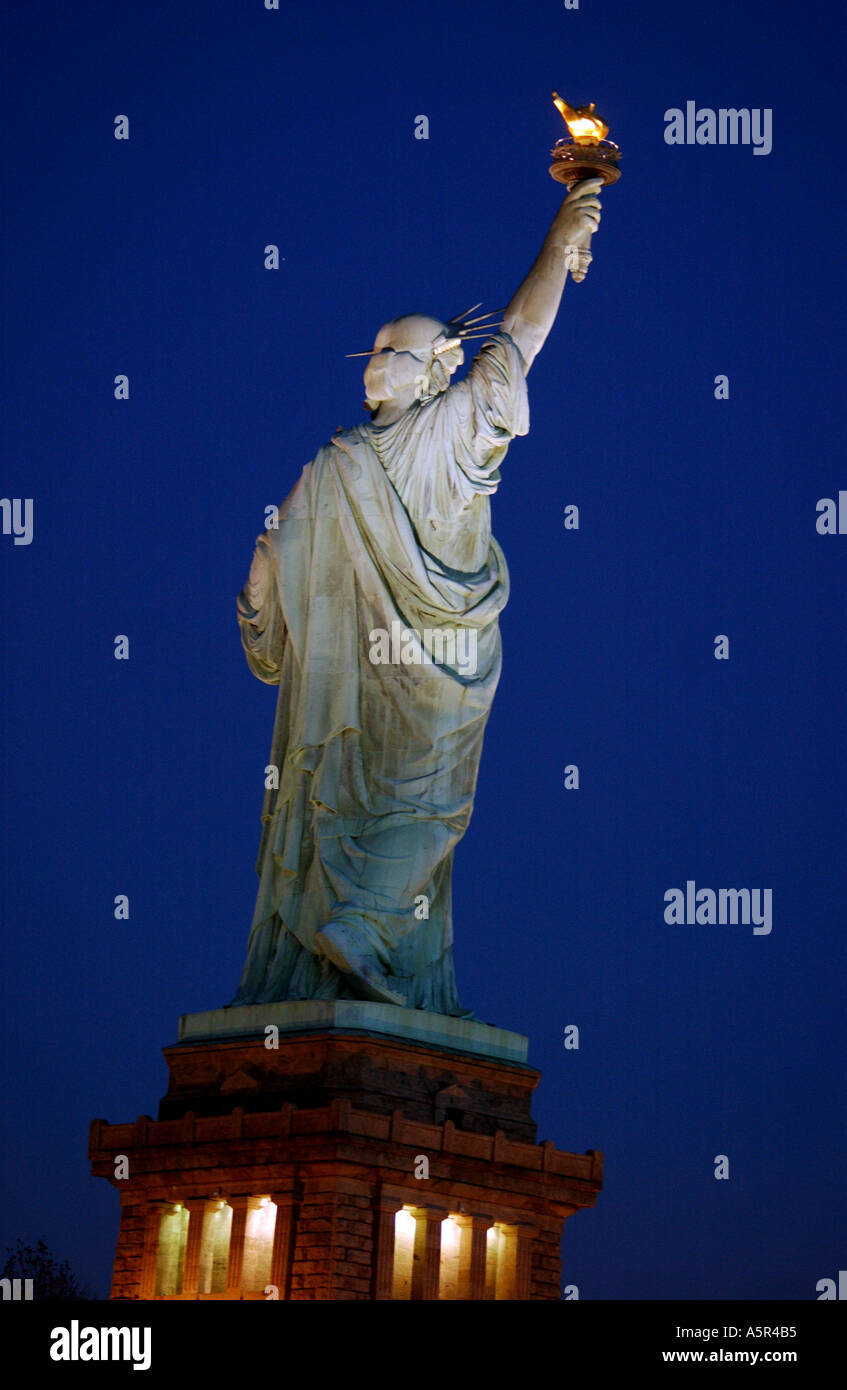 Statue of Liberty at Night Back View Stock Photo - Alamy