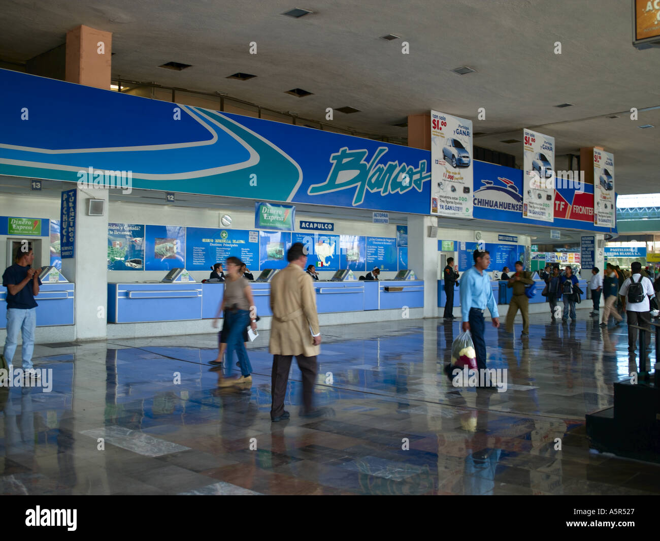 Buses main bus terminal hi-res stock photography and images - Alamy