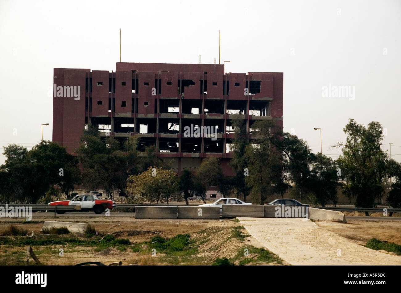 Destroyed building at the outskirts of Baghdad, 29.02.2004, Iraq Stock ...