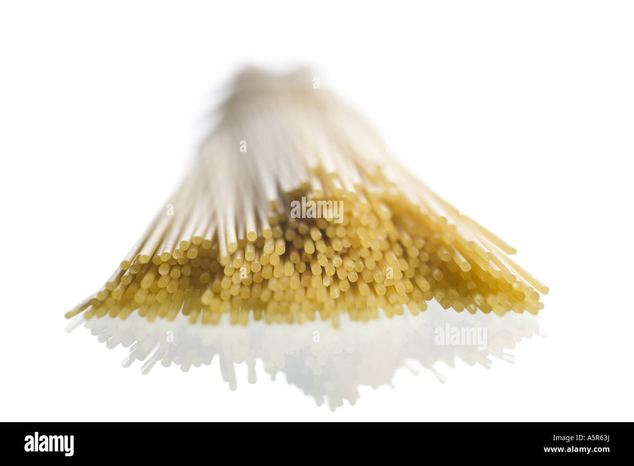 Close up of uncooked spaghetti against a white background Stock Photo ...