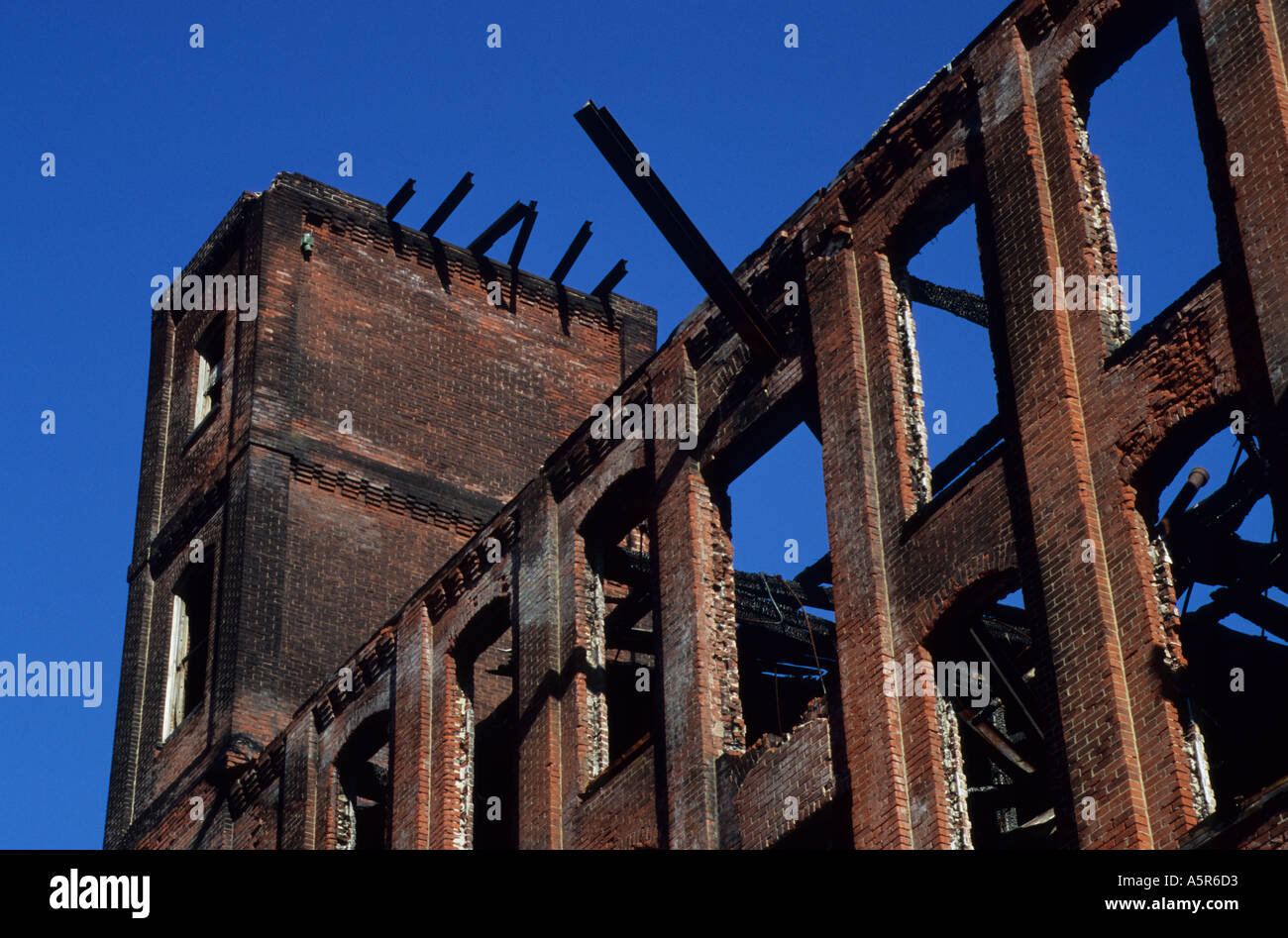 Abandonded factory hi-res stock photography and images - Alamy