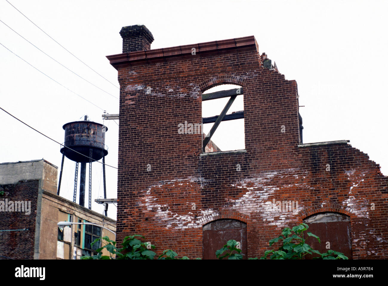 Abandonded factory hi-res stock photography and images - Alamy