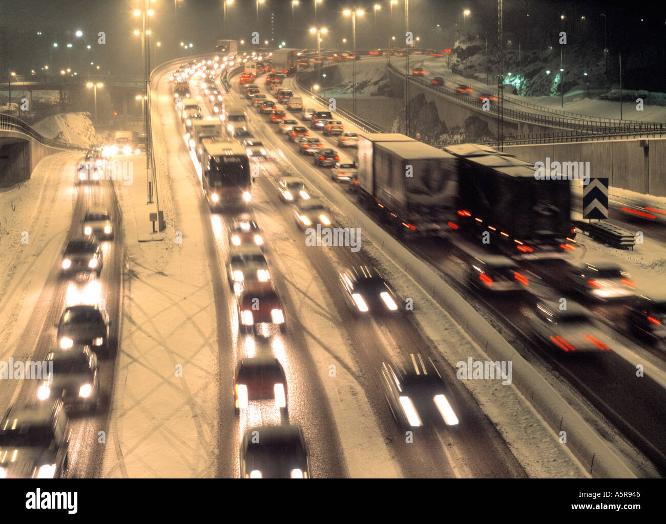 Trucks on highway nighttime hi-res stock photography and images - Alamy
