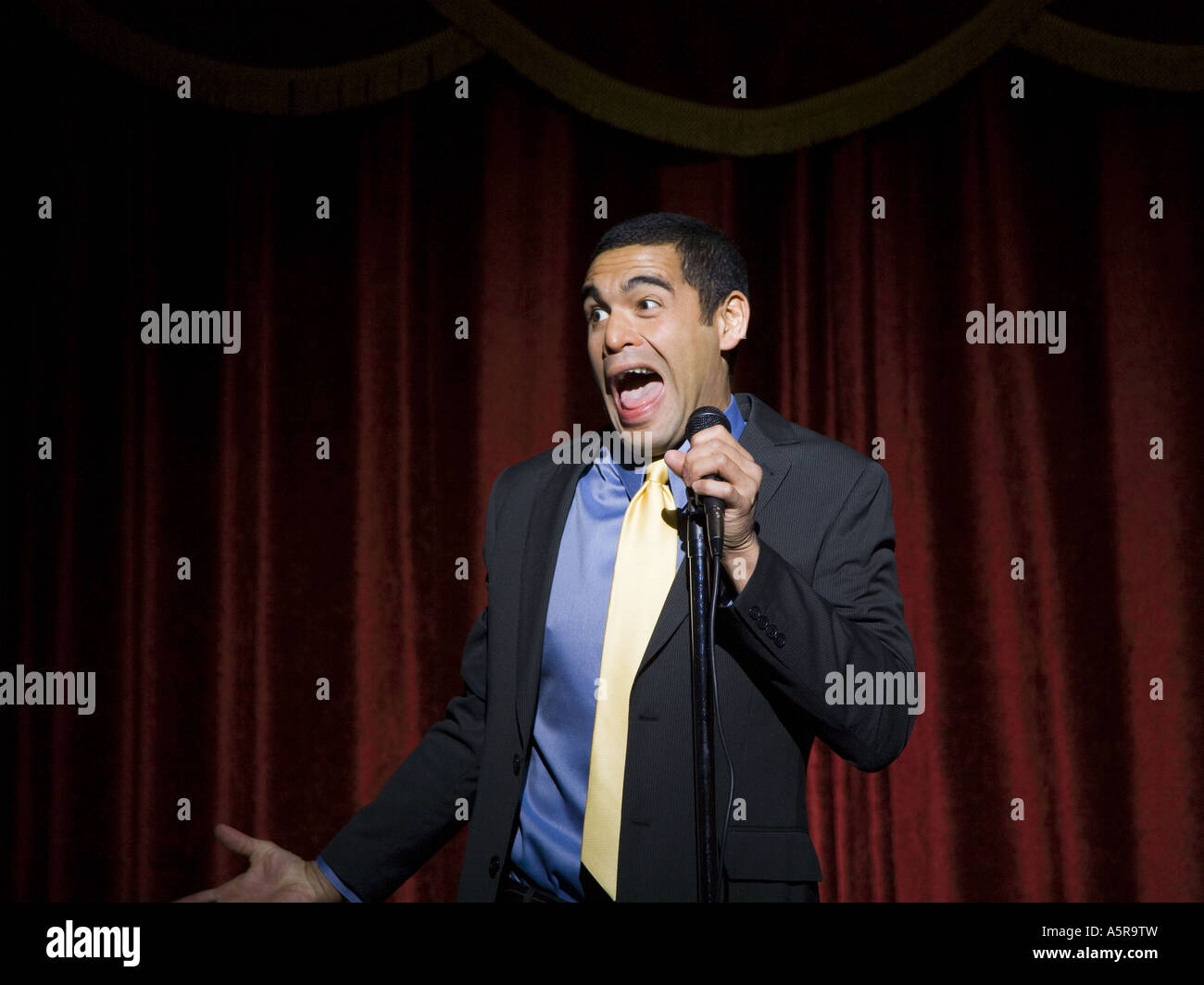 Funny faces microphone hi-res stock photography and images - Alamy