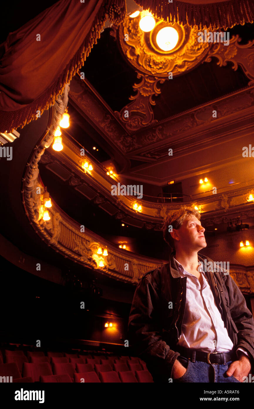 KENNETH BRANAGH AT THE LYRIC THEATRE, LONDON 1988 Stock Photo - Alamy
