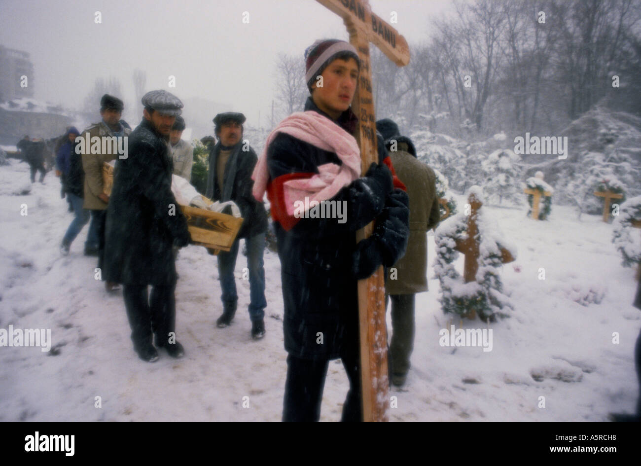 ROMANIA REVOLUTION 1989 FUNERAL OF THE HEROES OF THE REVOLUTION ...