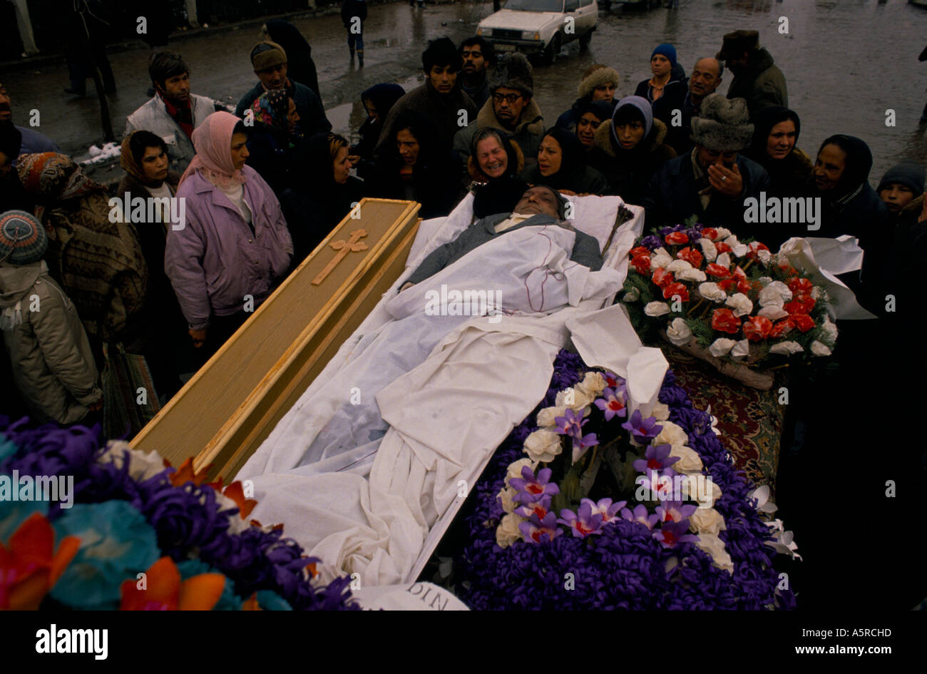ROMANIA REVOLUTION 1989 FUNERAL OF HEROES OF THE REVOLUTION, BUCHAREST ...
