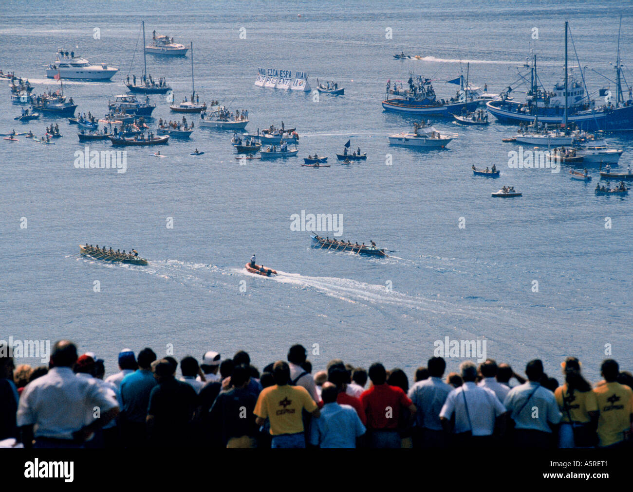 Trainera regatta hi-res stock photography and images - Alamy