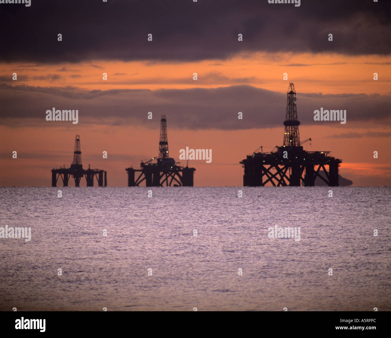 Semi Submersible Oil Rig dawn Firth of Forth Scotland Stock Photo - Alamy