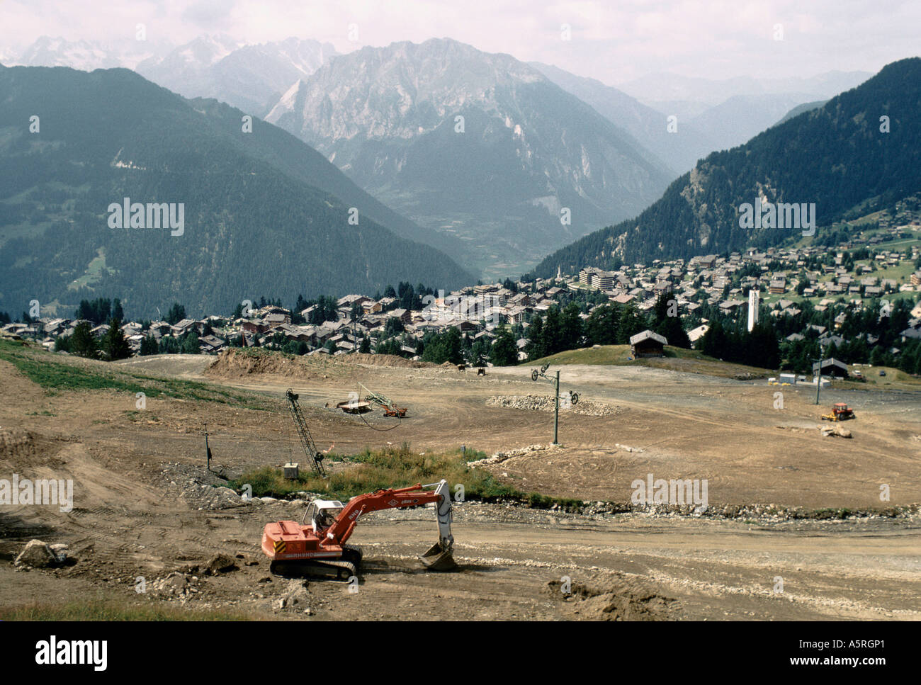 Golf course construction hi-res stock photography and images - Alamy