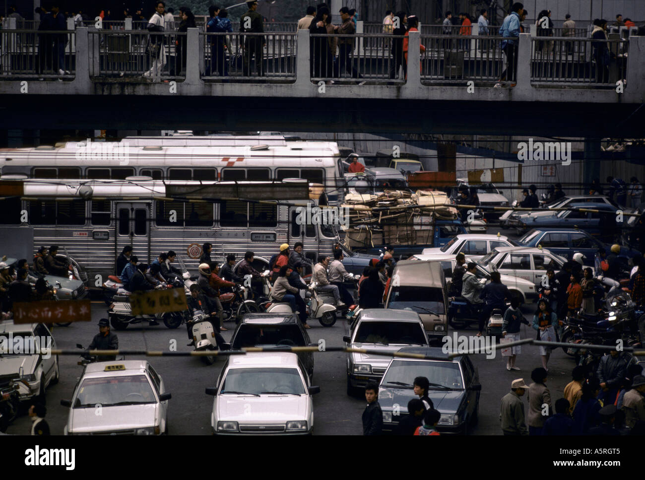 RUSH HOUR IN TAIPEI, TAIWAN Stock Photo - Alamy