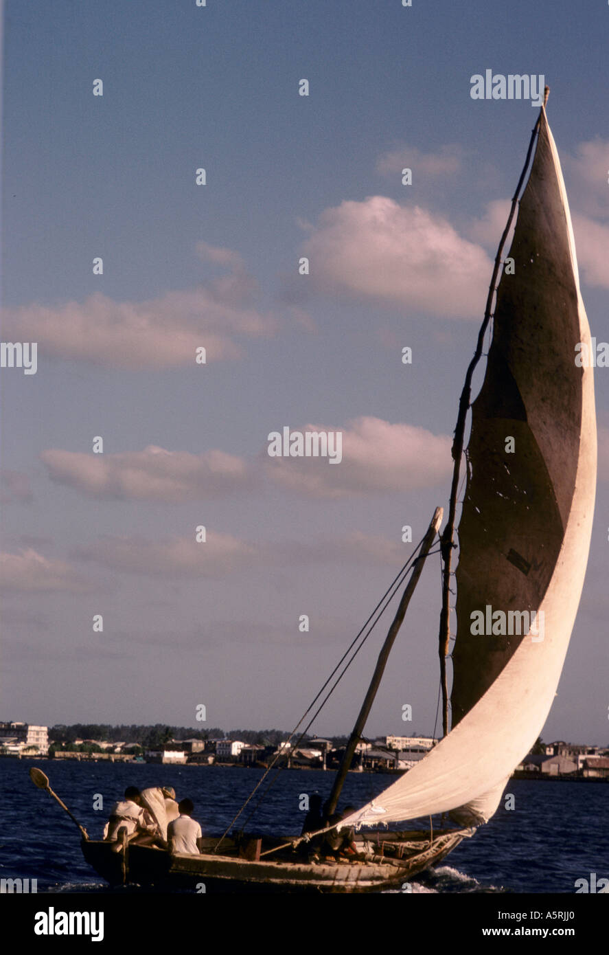 ZANZIBAR ISLAND HARBOUR DHOW AT SEA, EAST AFRICA Stock Photo - Alamy