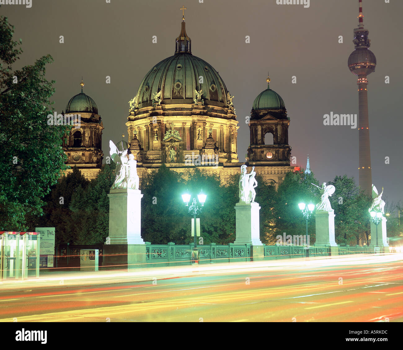 Berliner dome castle bridge hi-res stock photography and images - Alamy