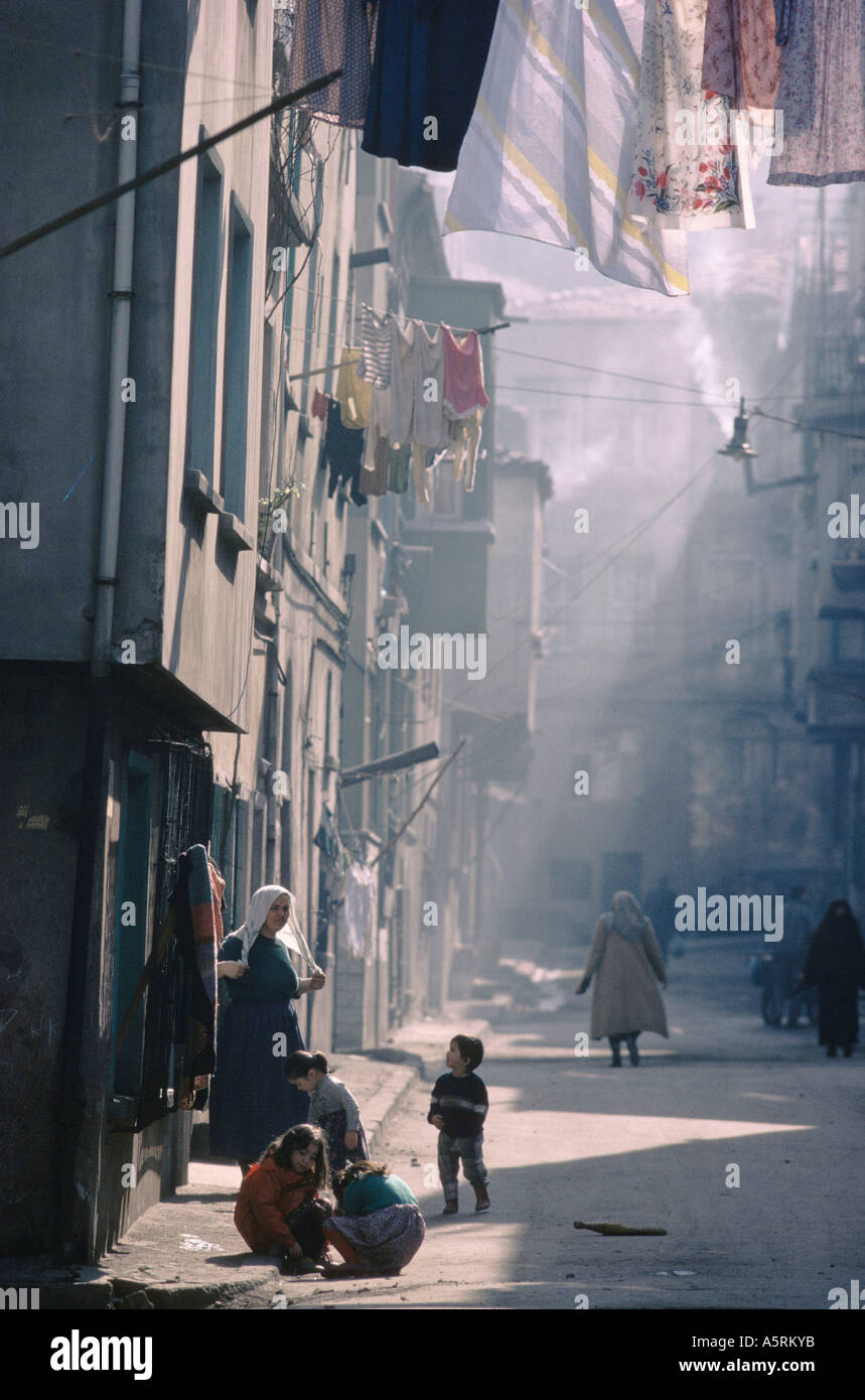 Istanbul street children hi-res stock photography and images - Alamy