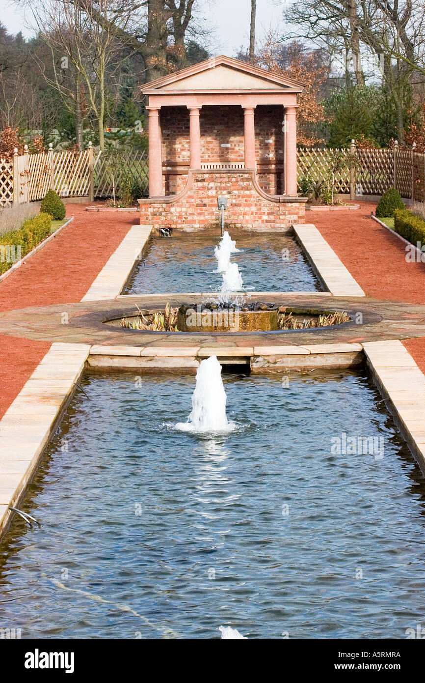 Classical water features hi-res stock photography and images - Alamy