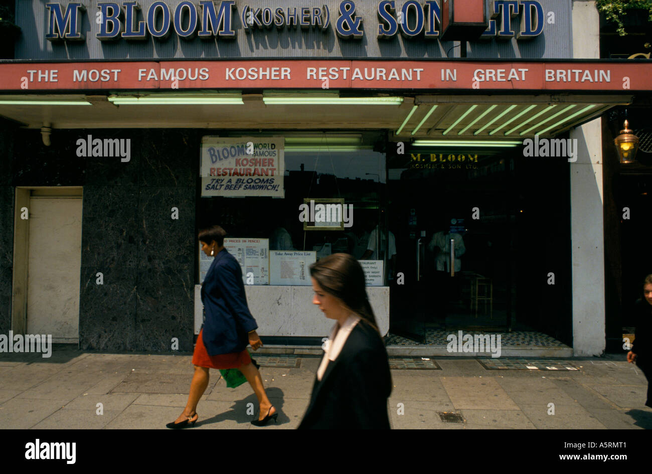 LONDON'S MR BLOOM S KOSHER RESTAURANT Stock Photo - Alamy