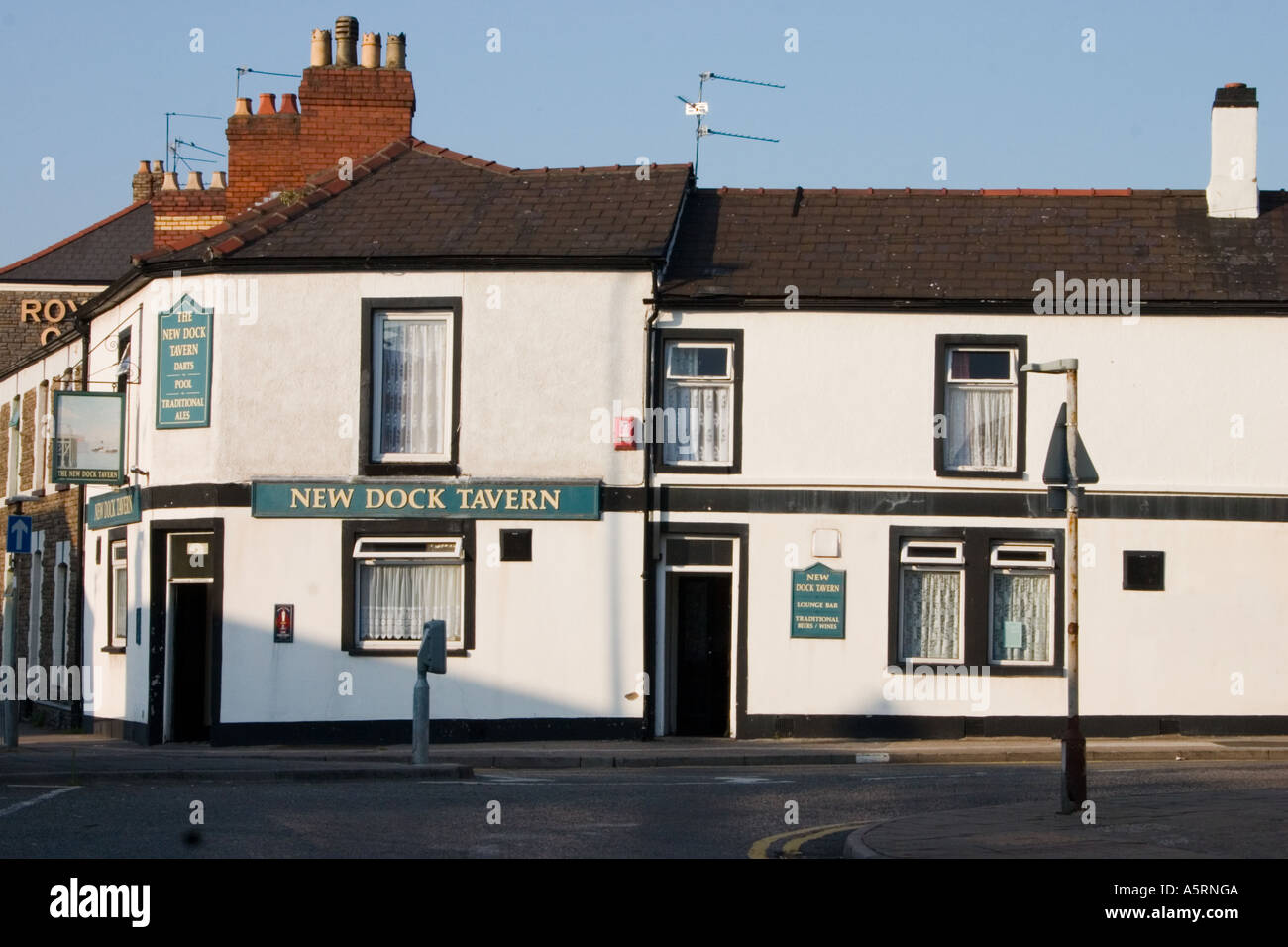 The New Dock Tavern, Broadway, one of Cardiff's traditional pubs still ...