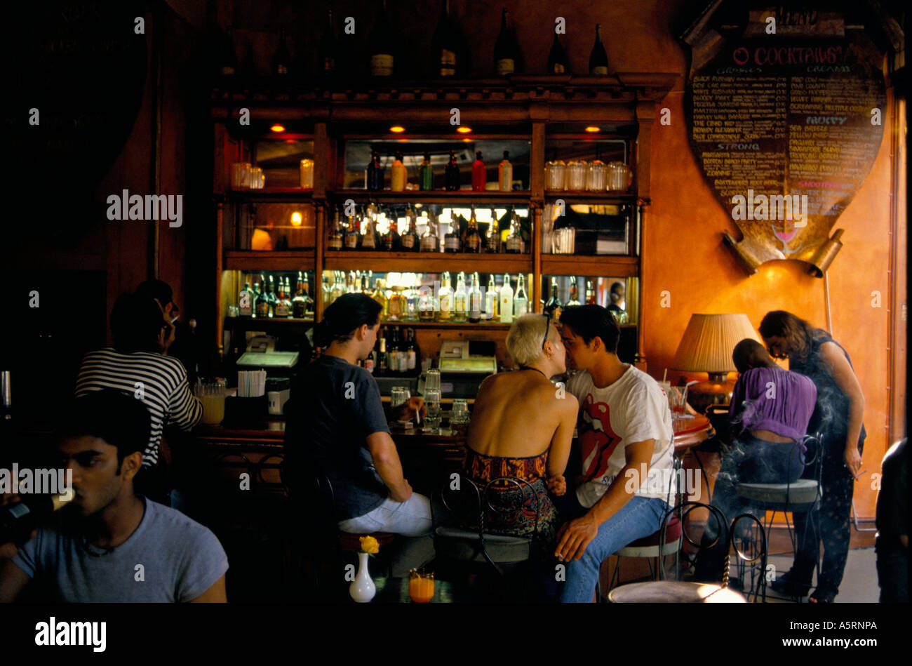 London pub interior hi-res stock photography and images - Alamy