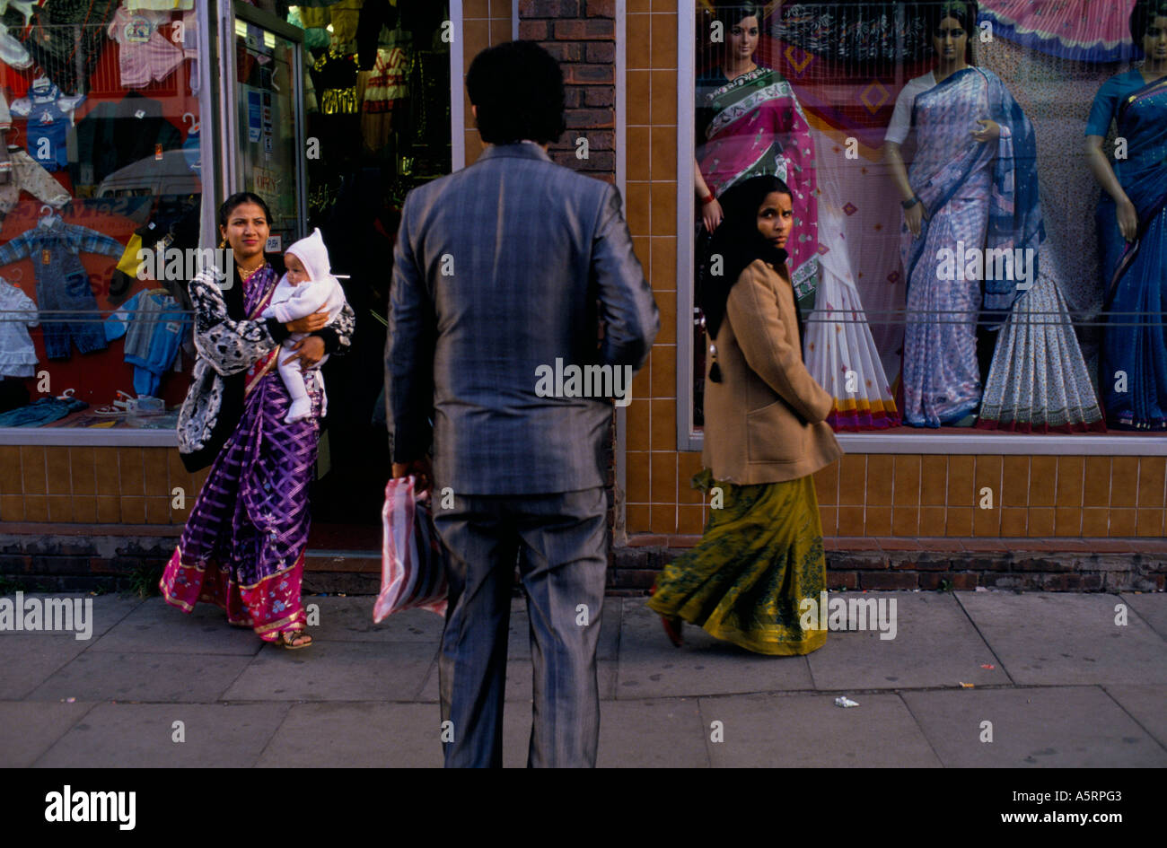 LONDON S EAST END BENGALI WOMEN BRICK LANE AREA Stock Photo - Alamy