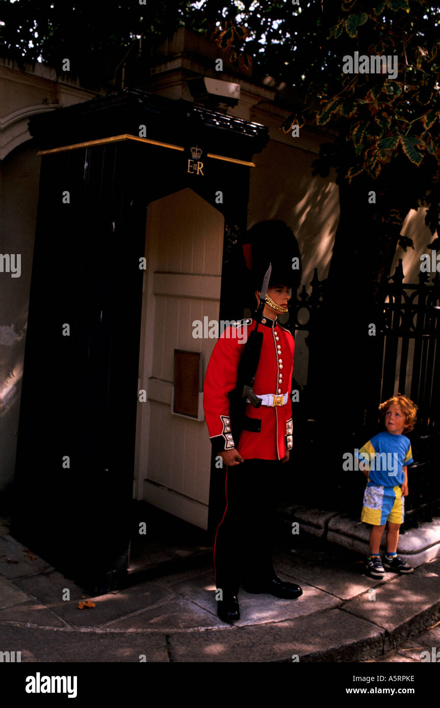 Child guard london hi-res stock photography and images - Alamy