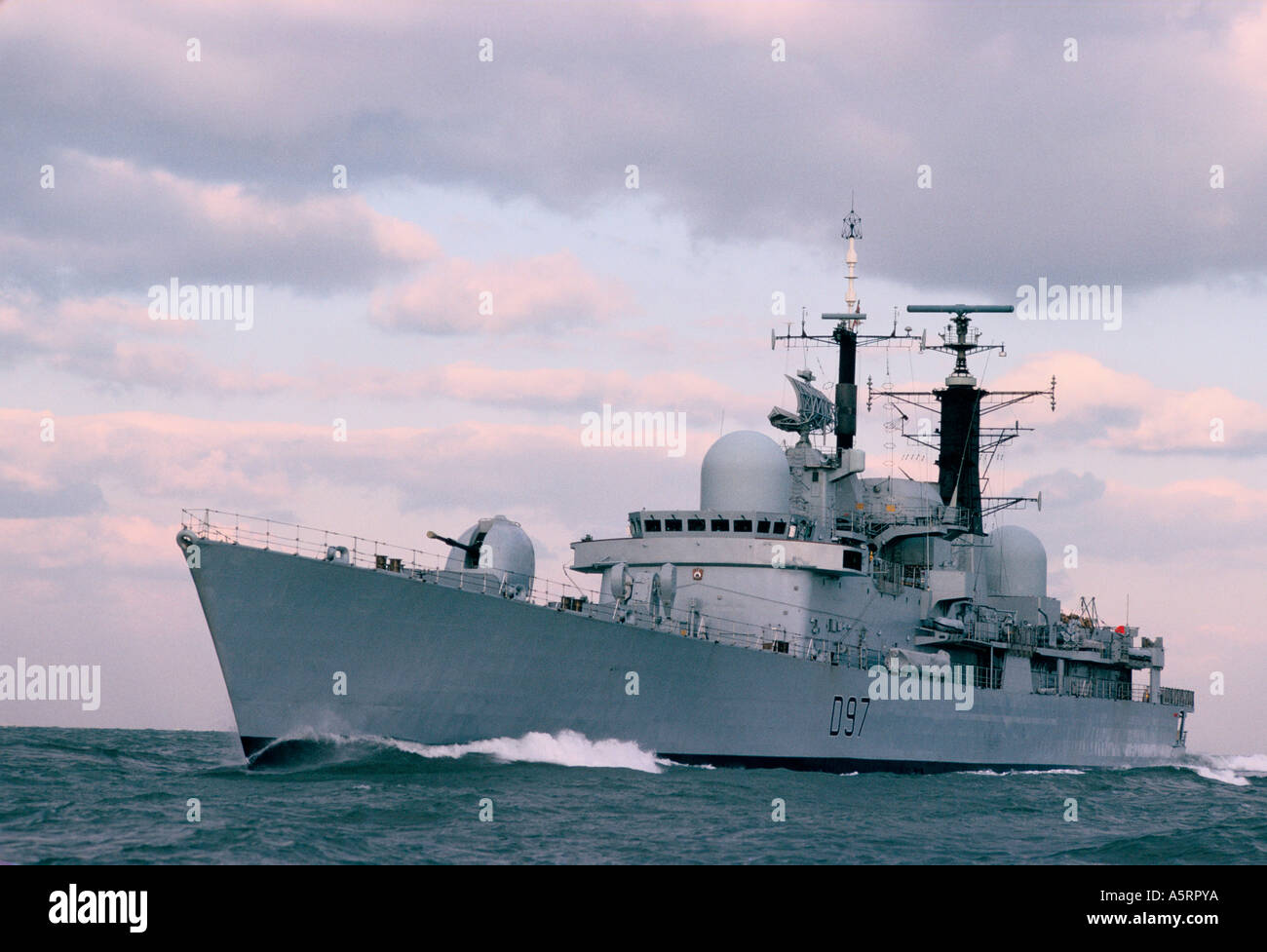 HMS EDINBURGH IN NORTH SEA Stock Photo - Alamy