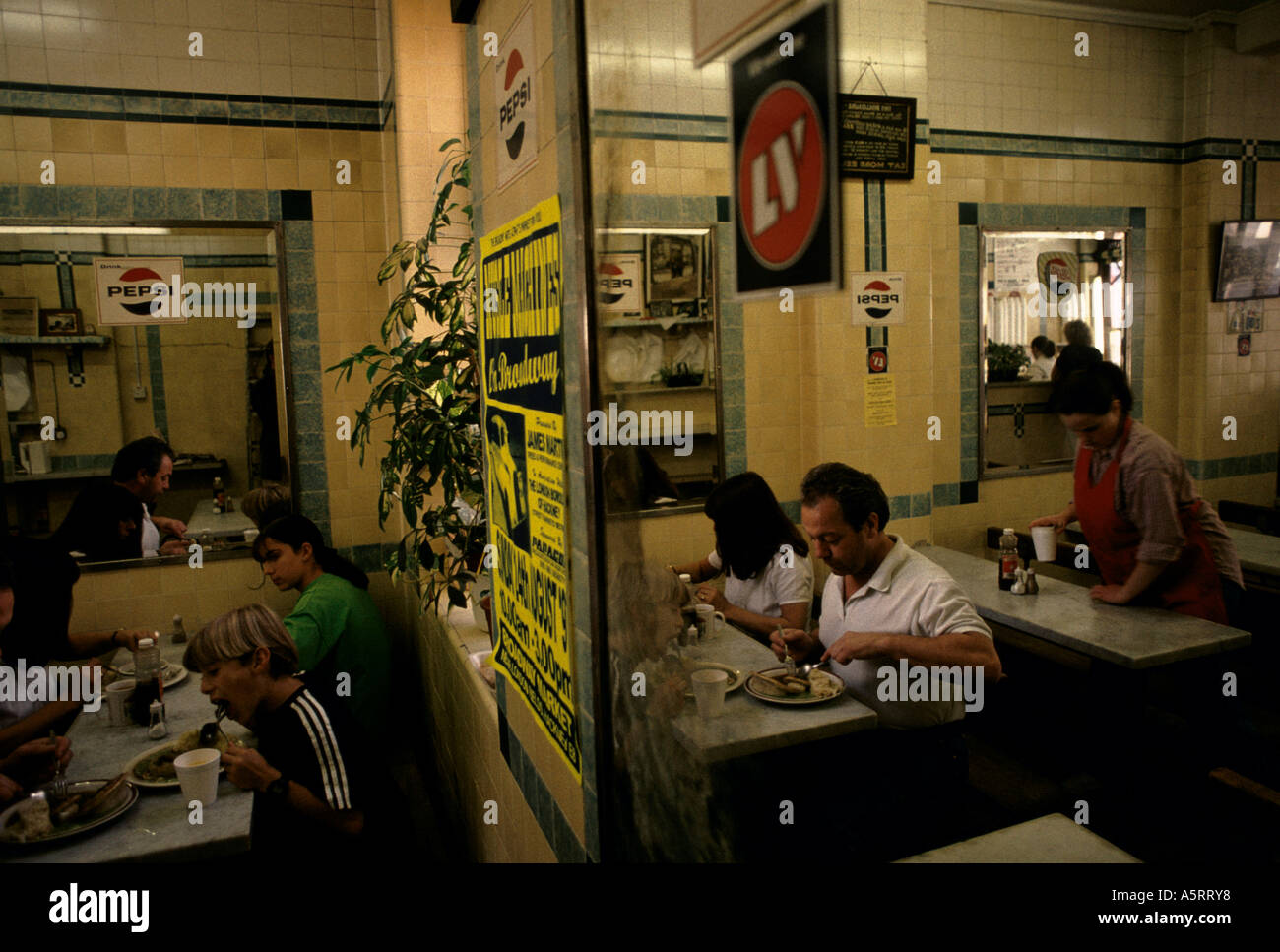 Eel and pie shop hi-res stock photography and images - Alamy