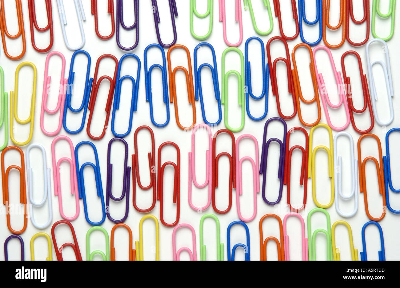 Coloured paper clips Stock Photo - Alamy