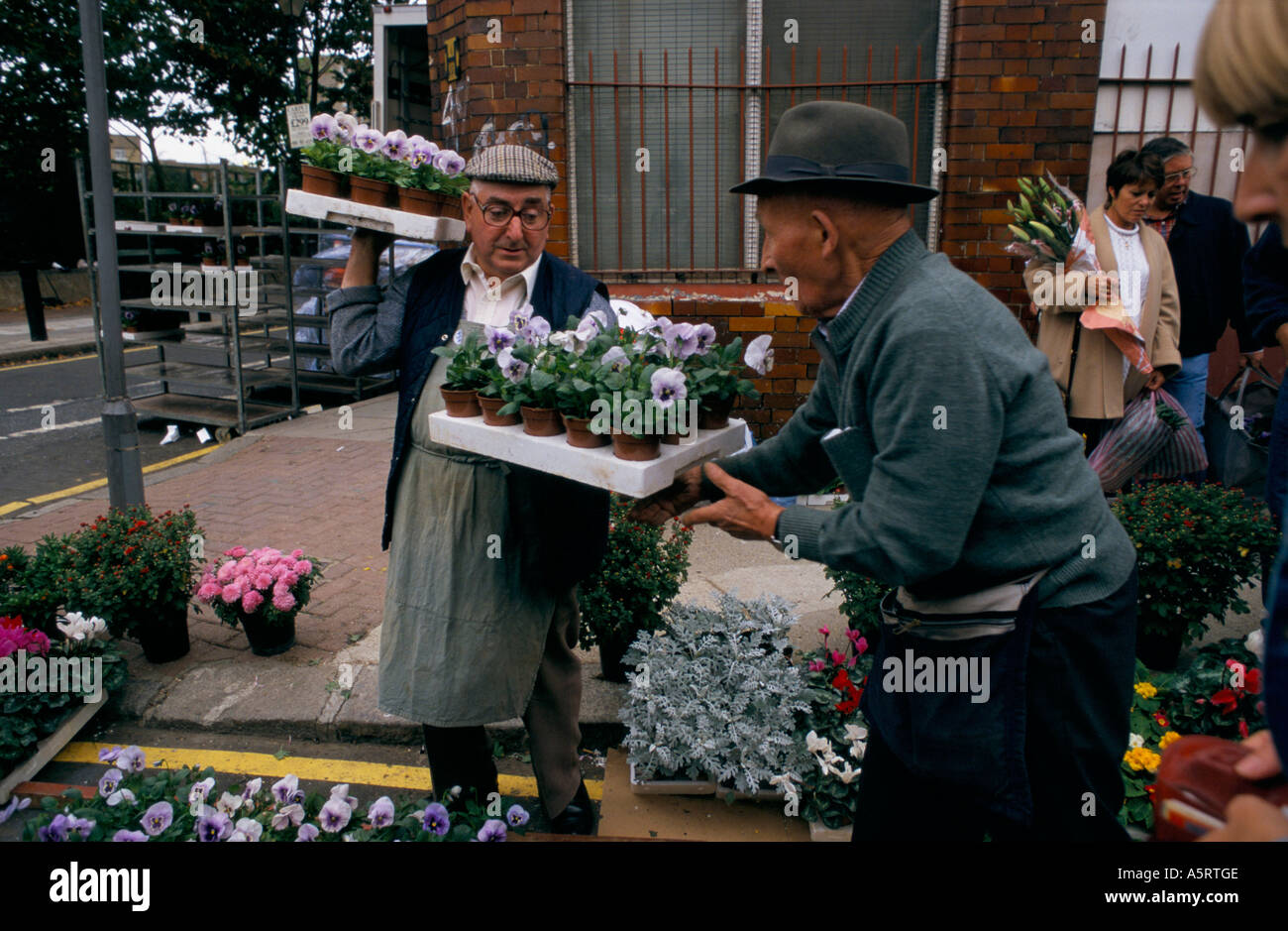 Hackney daily life hi-res stock photography and images - Alamy