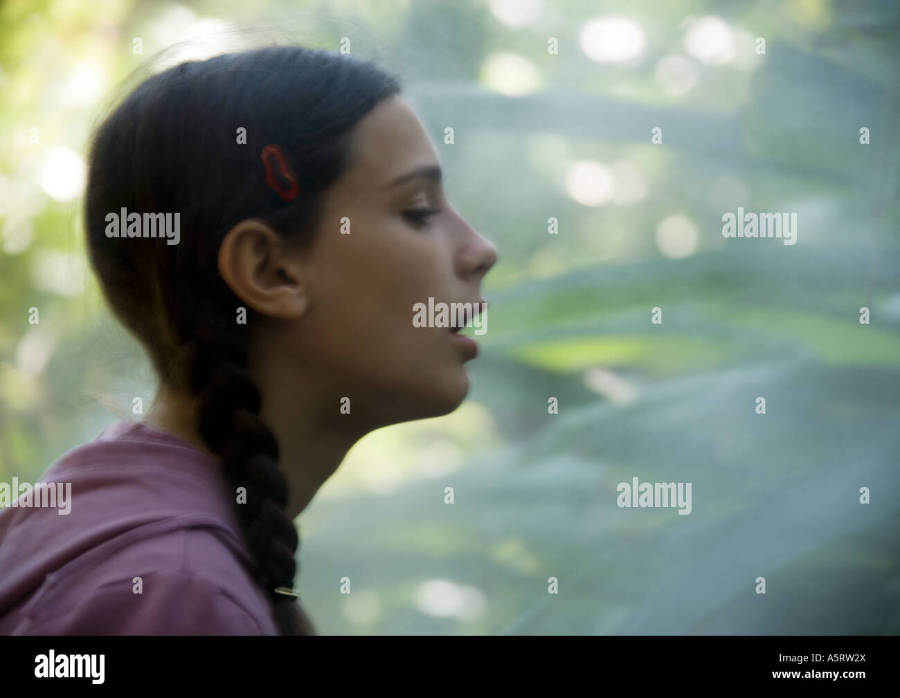 Profile girl 12 13 years one person hi-res stock photography and images ...