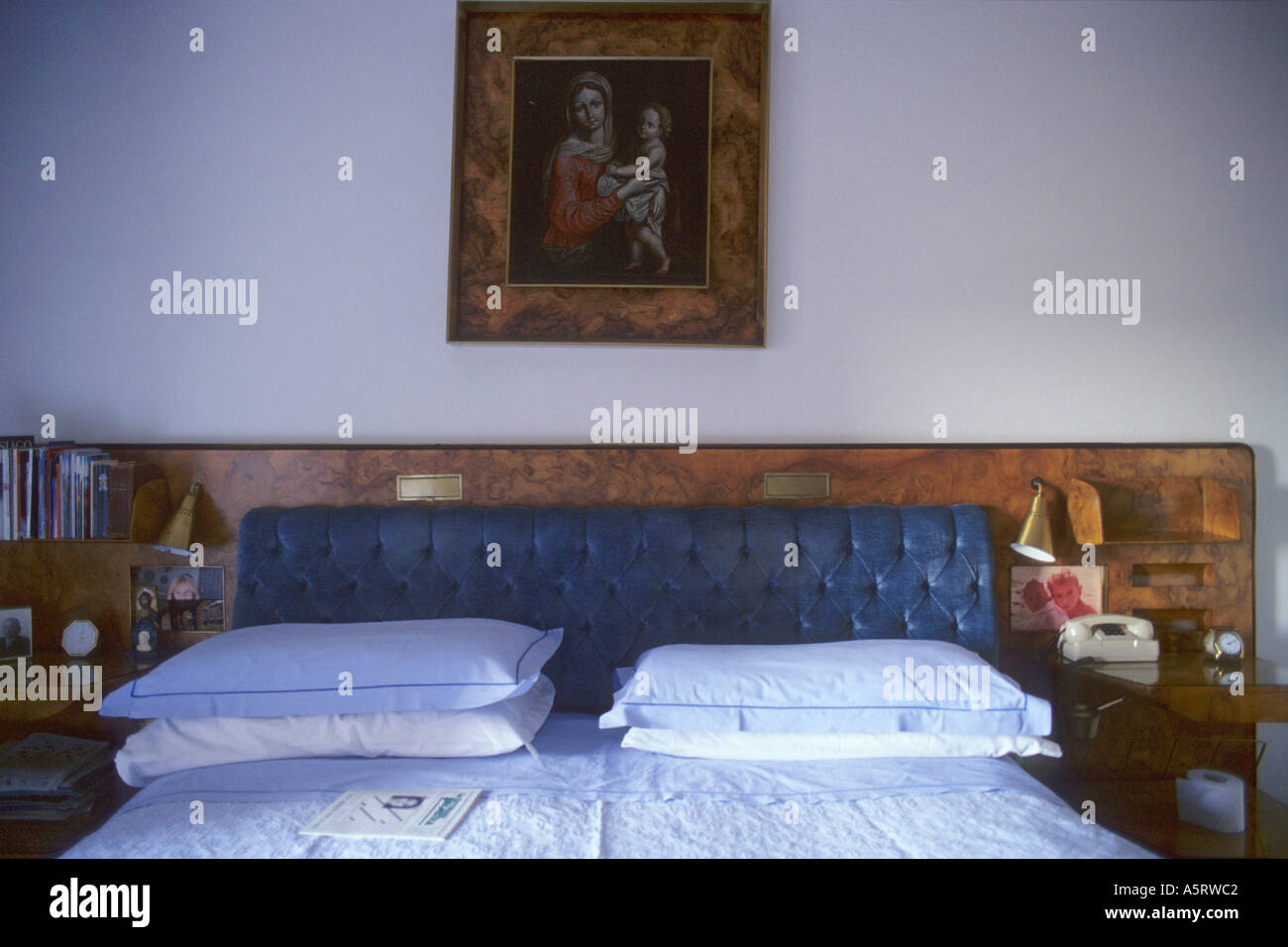 Italy old people life in house Stock Photo - Alamy