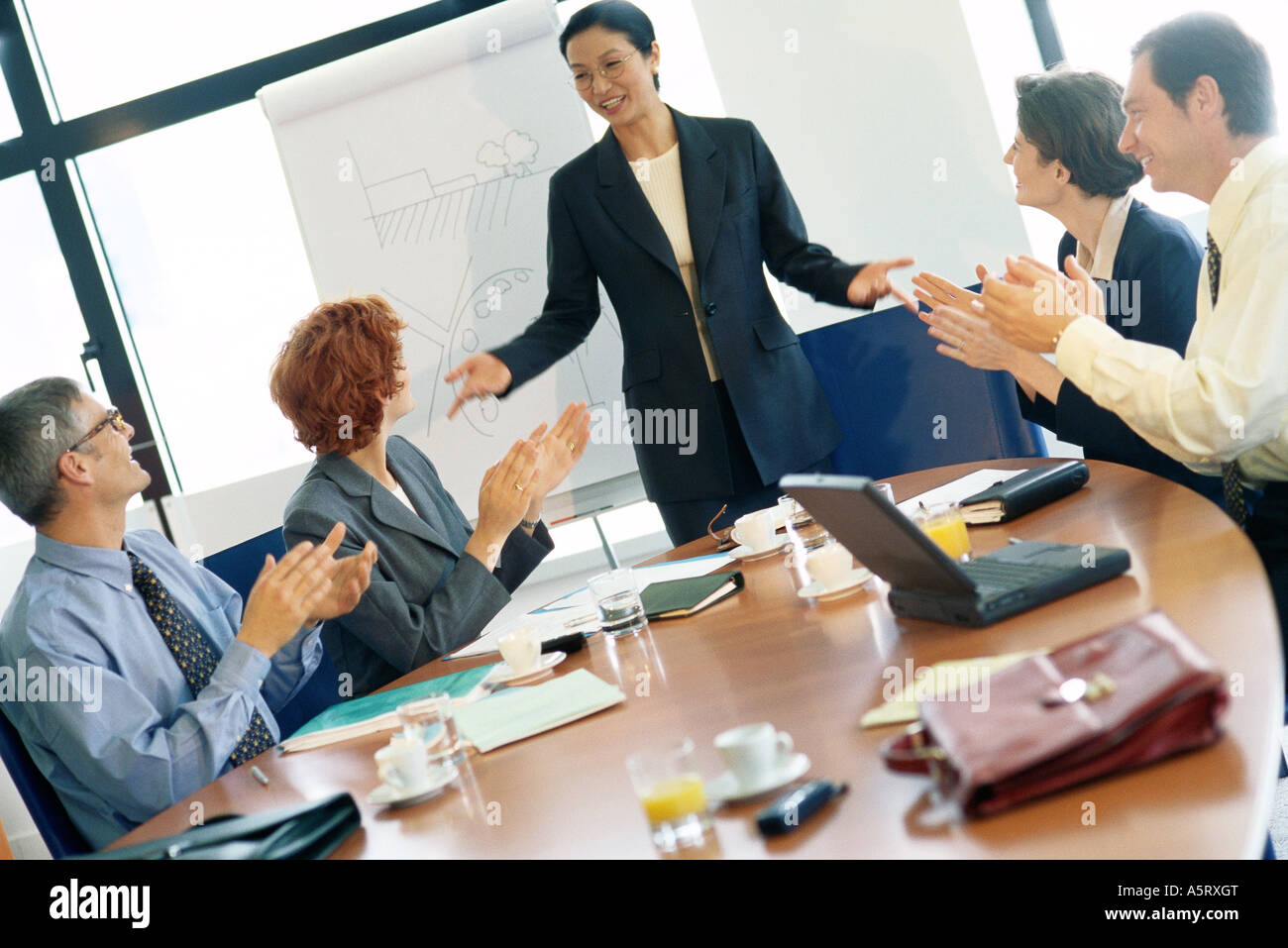 Business clapping profile hi-res stock photography and images - Alamy