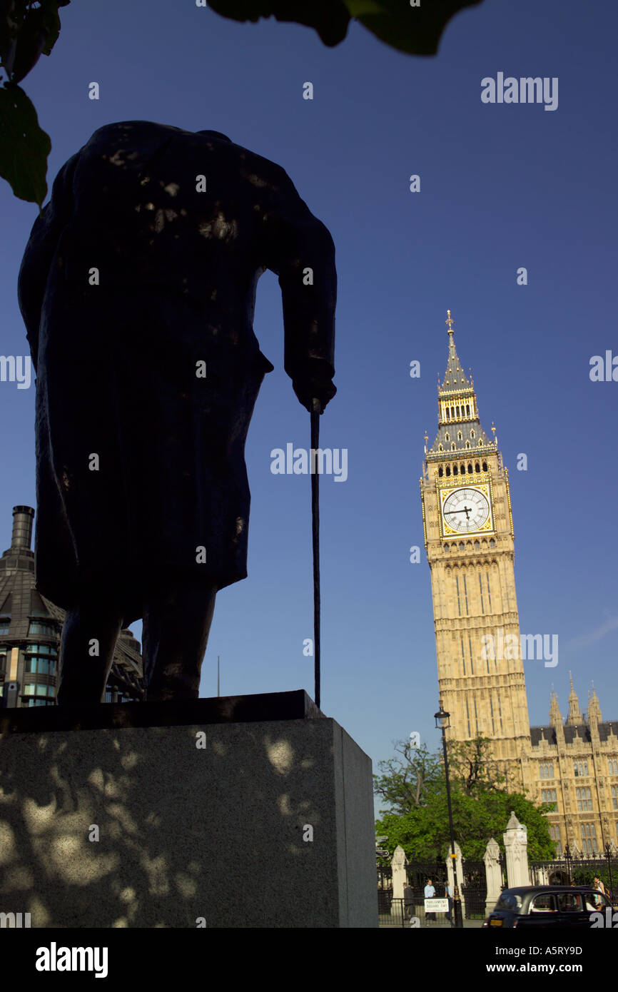 Houses of parliment statue hi-res stock photography and images - Alamy