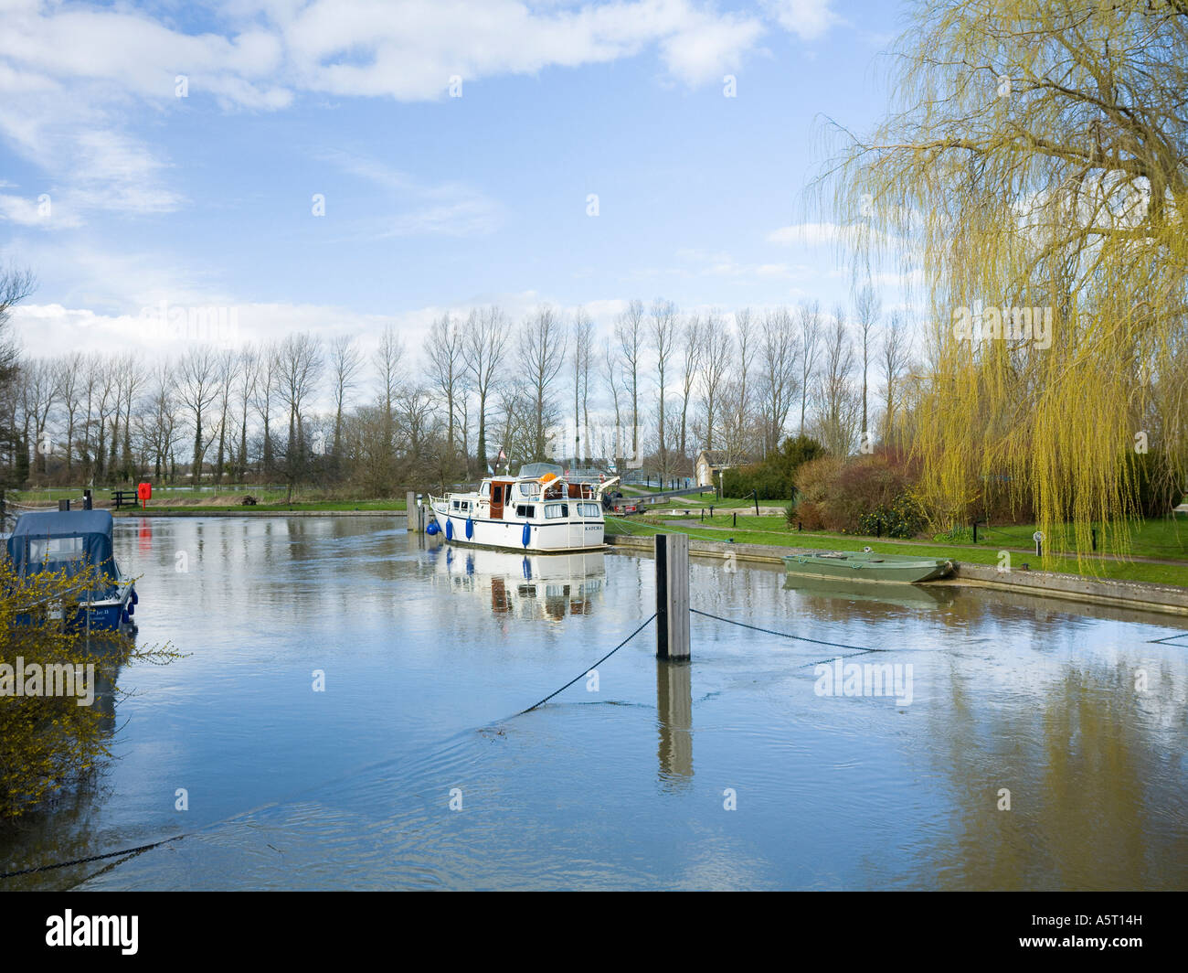 Buscot Lock High Resolution Stock Photography and Images - Alamy