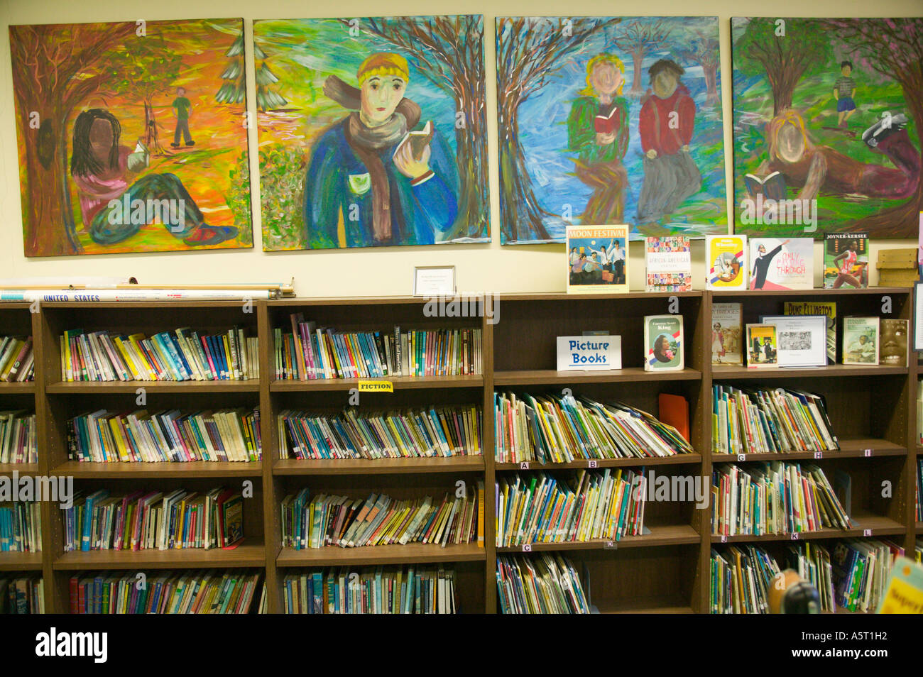 Library in Elementary School Stock Photo - Alamy
