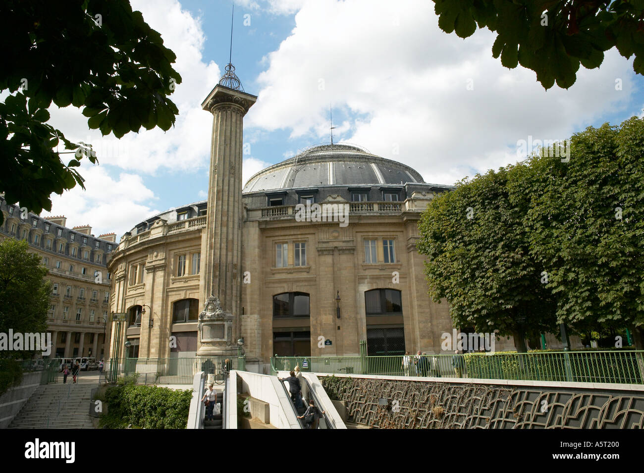 Syndicate building hi-res stock photography and images - Alamy