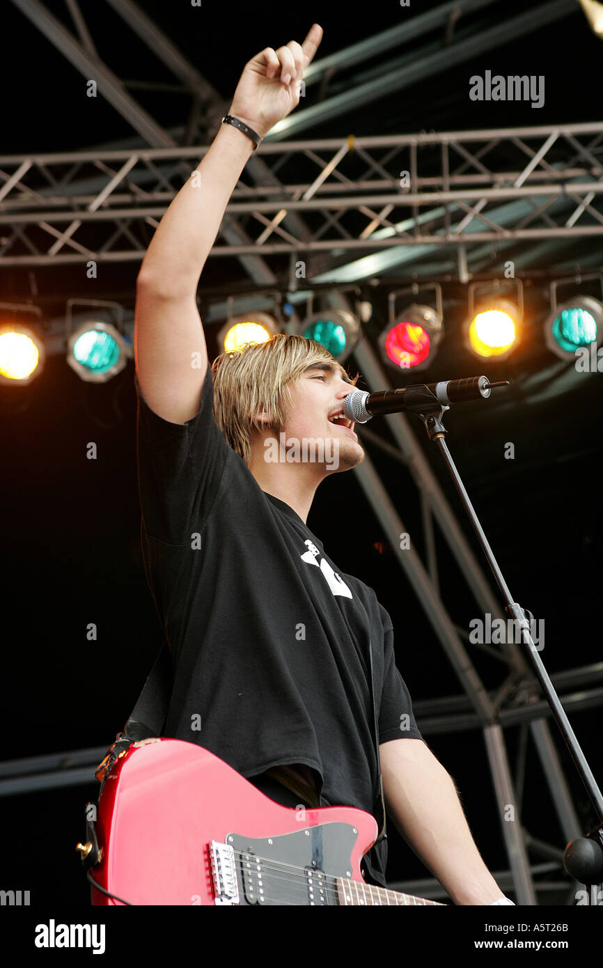 Busted band hi-res stock photography and images - Alamy