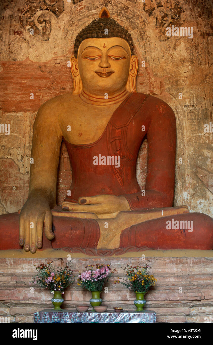 Buddha statue / Bagan Stock Photo - Alamy