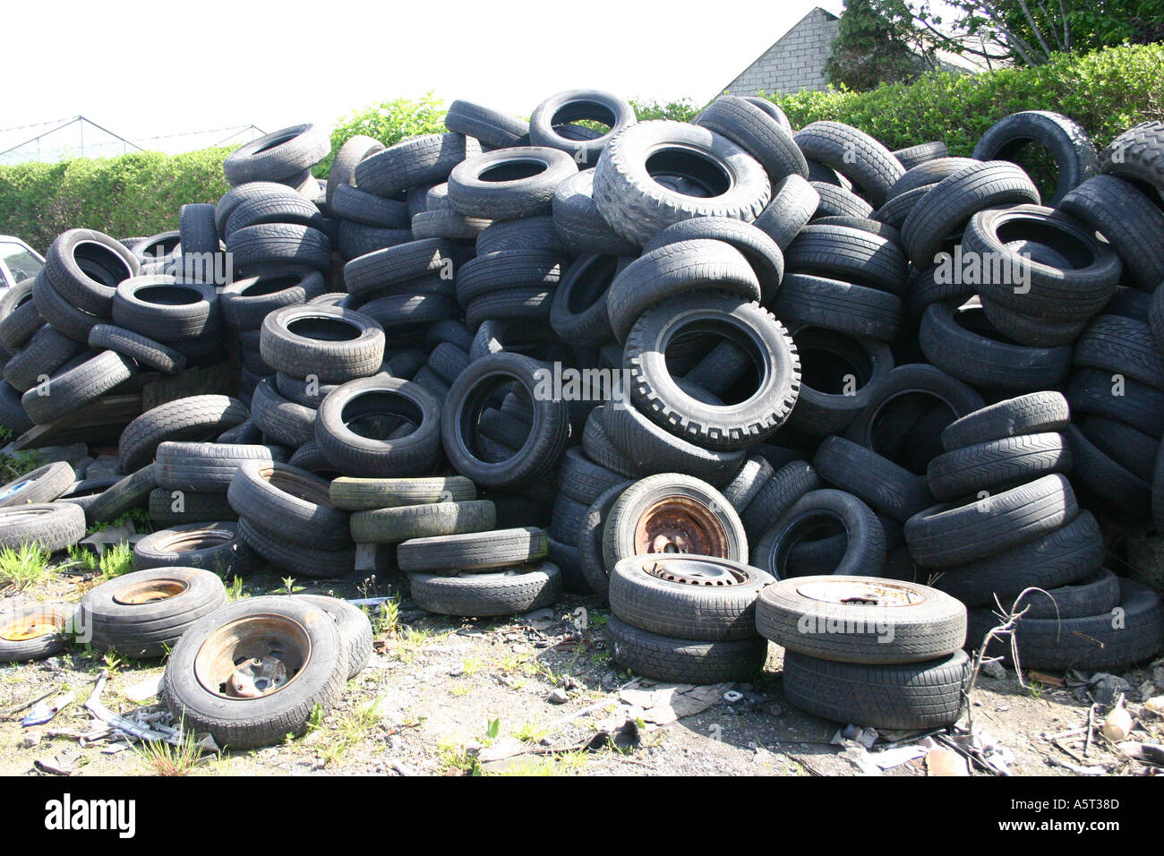 Tyres hi-res stock photography and images - Alamy