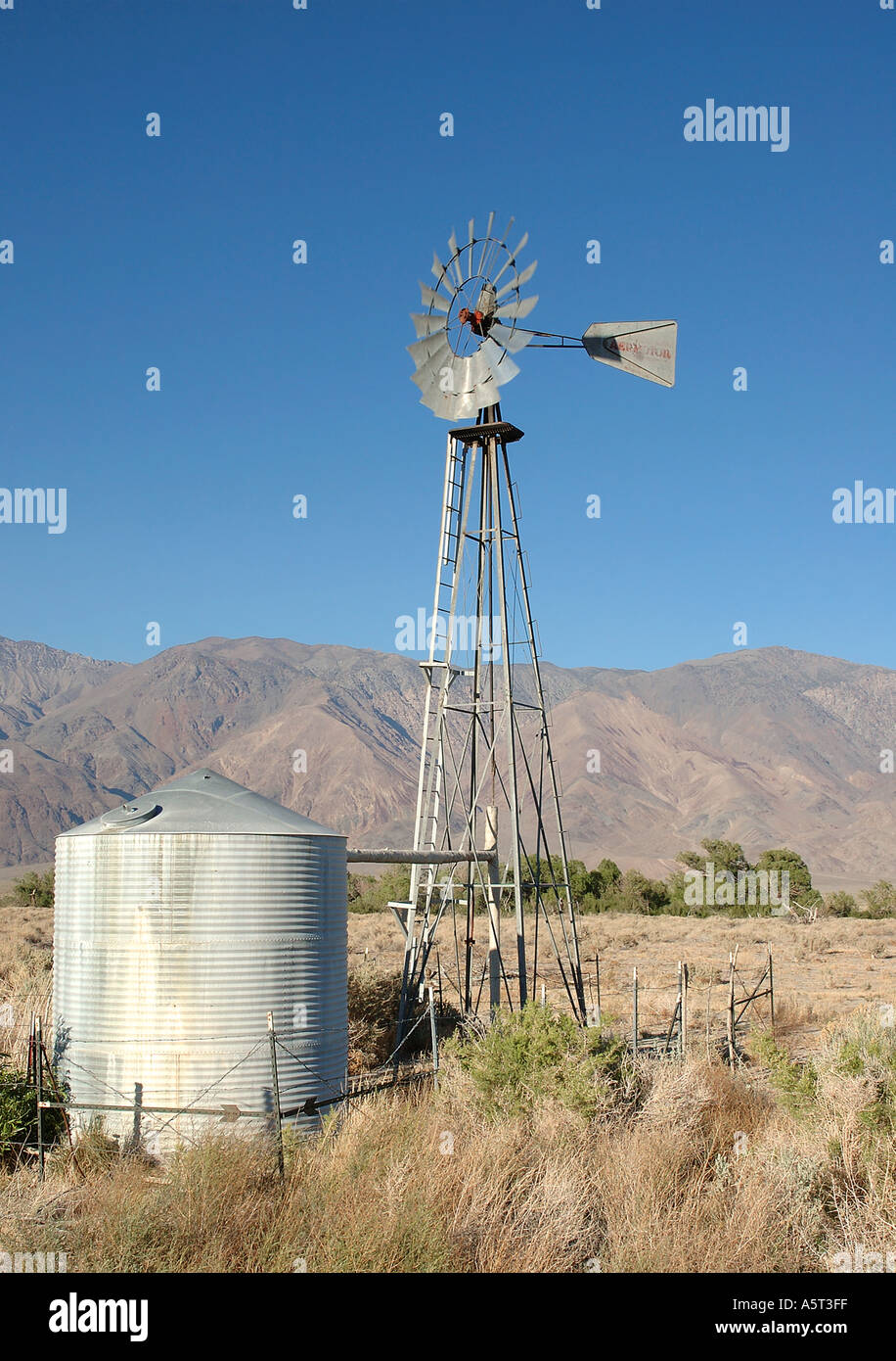 windmill water pump Stock Photo - Alamy