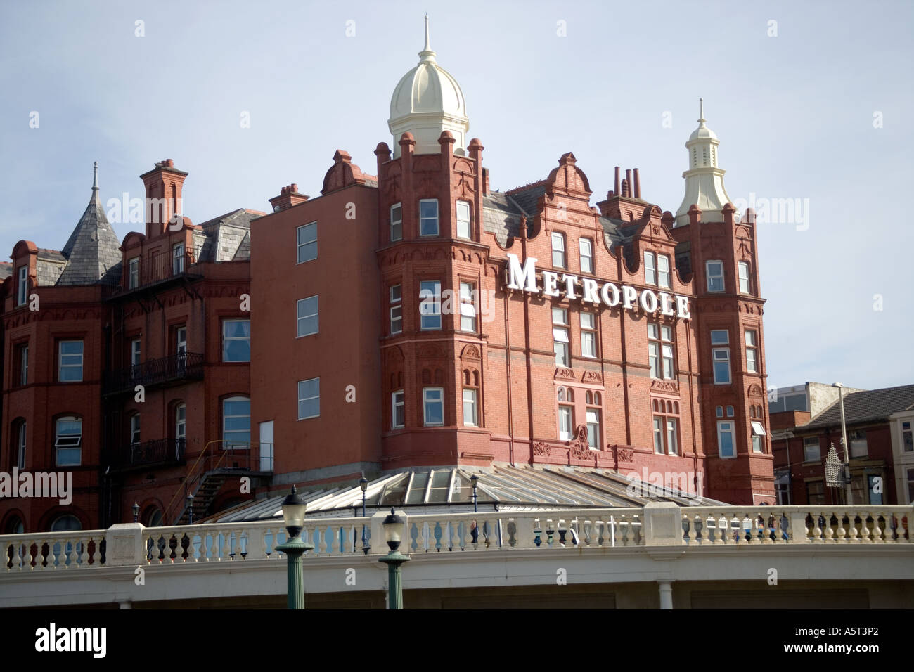 Hotel blackpool summer High Resolution Stock Photography and Images - Alamy