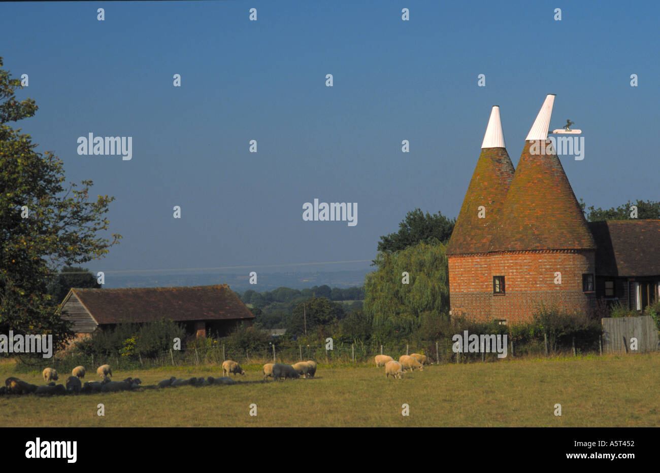 Three chimneys biddenden kent hi-res stock photography and images - Alamy