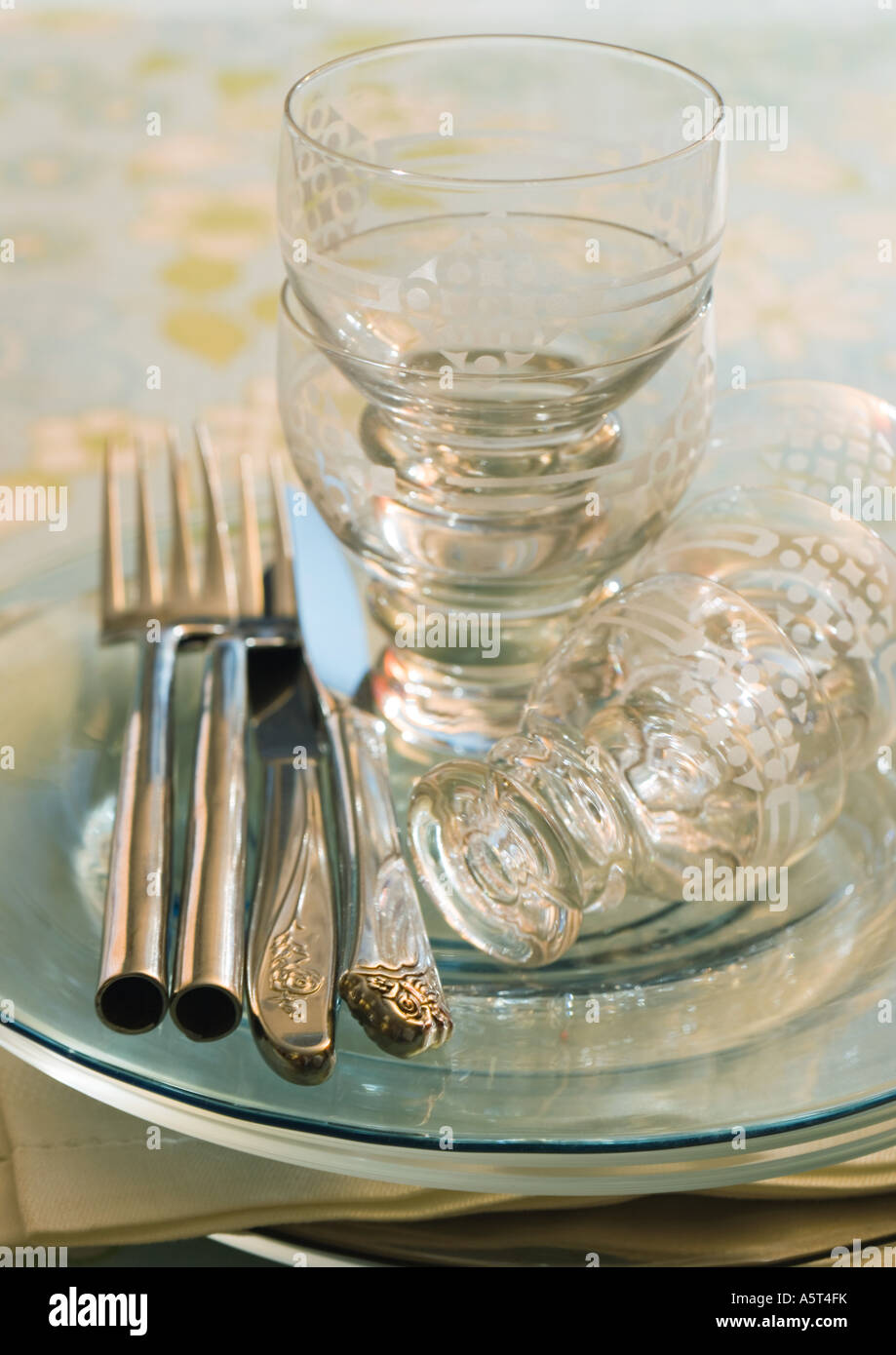 Clean Dishes High Resolution Stock Photography and Images - Alamy