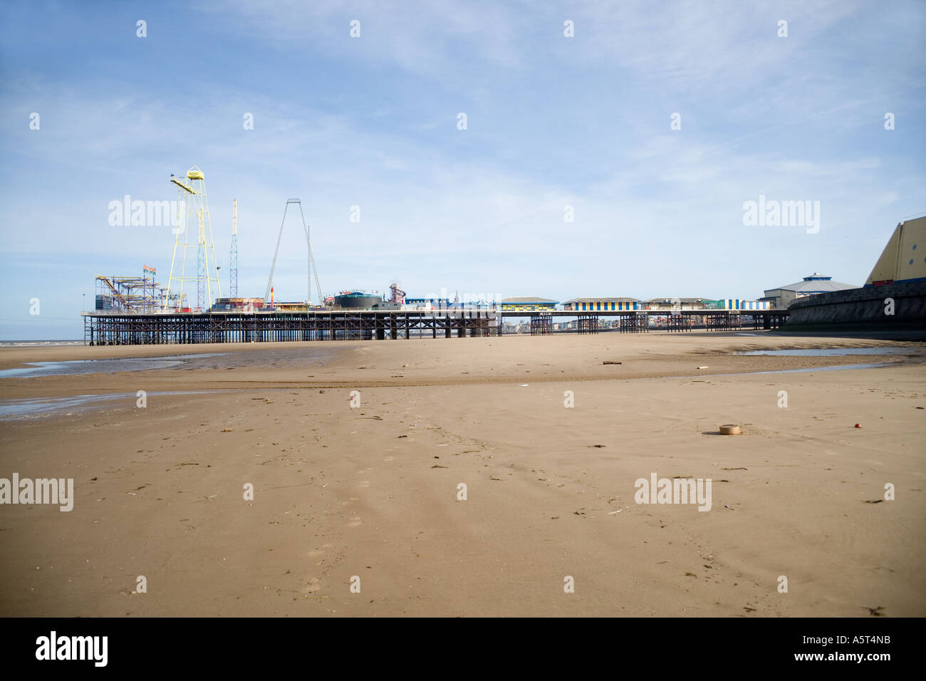 Blackpool south pier hi-res stock photography and images - Alamy