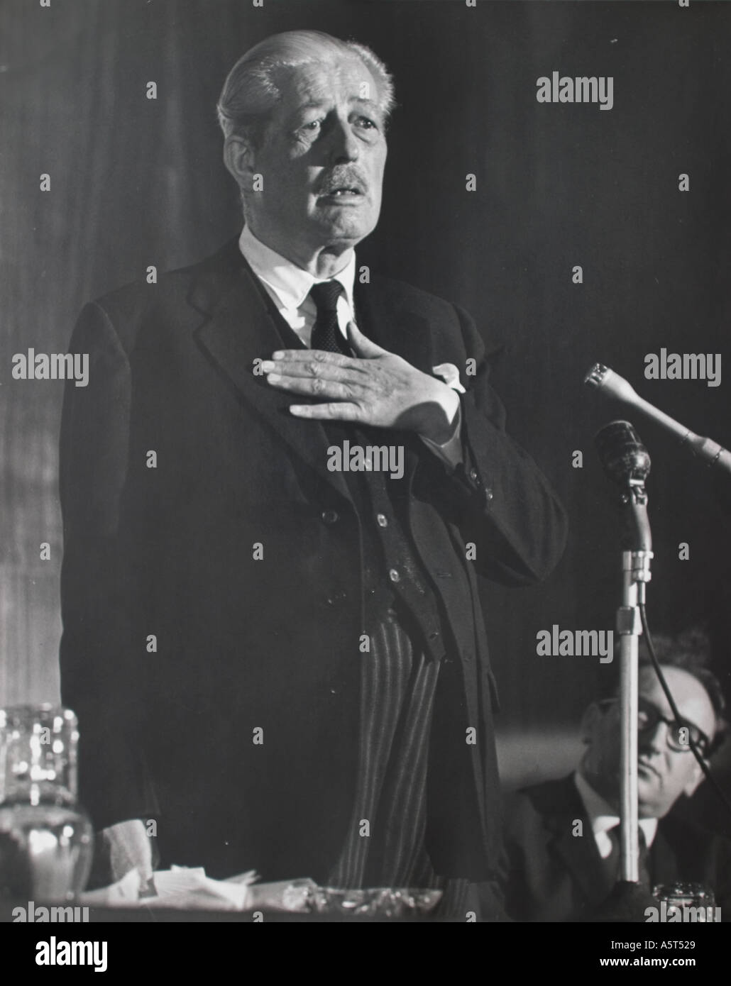 Harold macmillan 1963 hi-res stock photography and images - Alamy