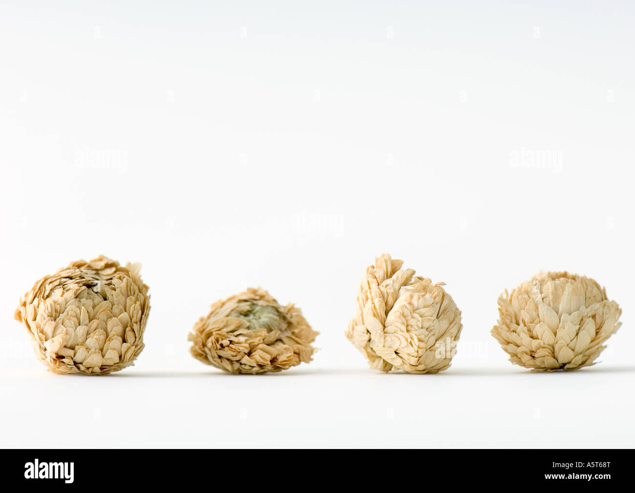 Dried chamomile flowers Stock Photo - Alamy