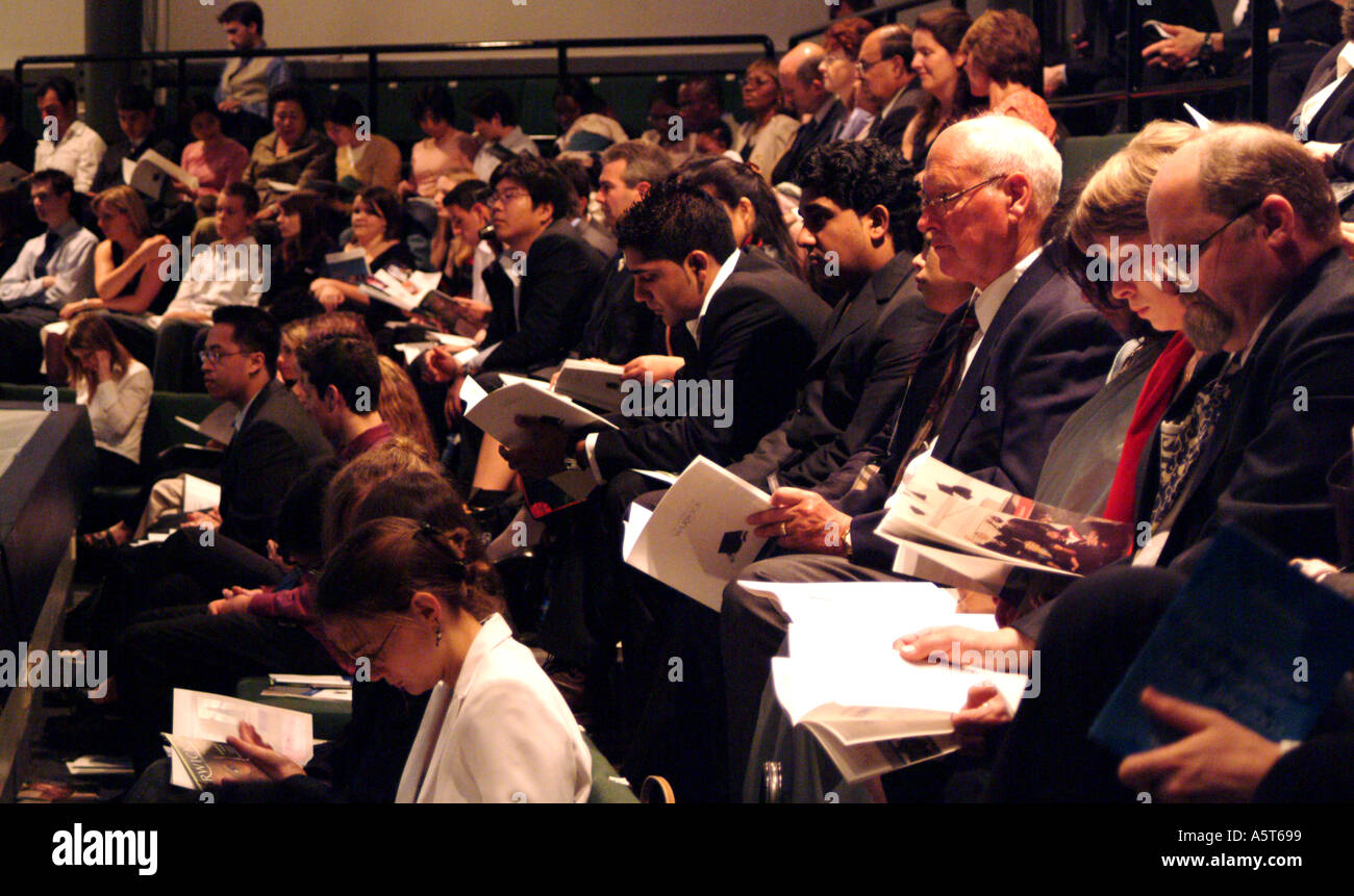 Crowds at the graduation hi-res stock photography and images - Alamy