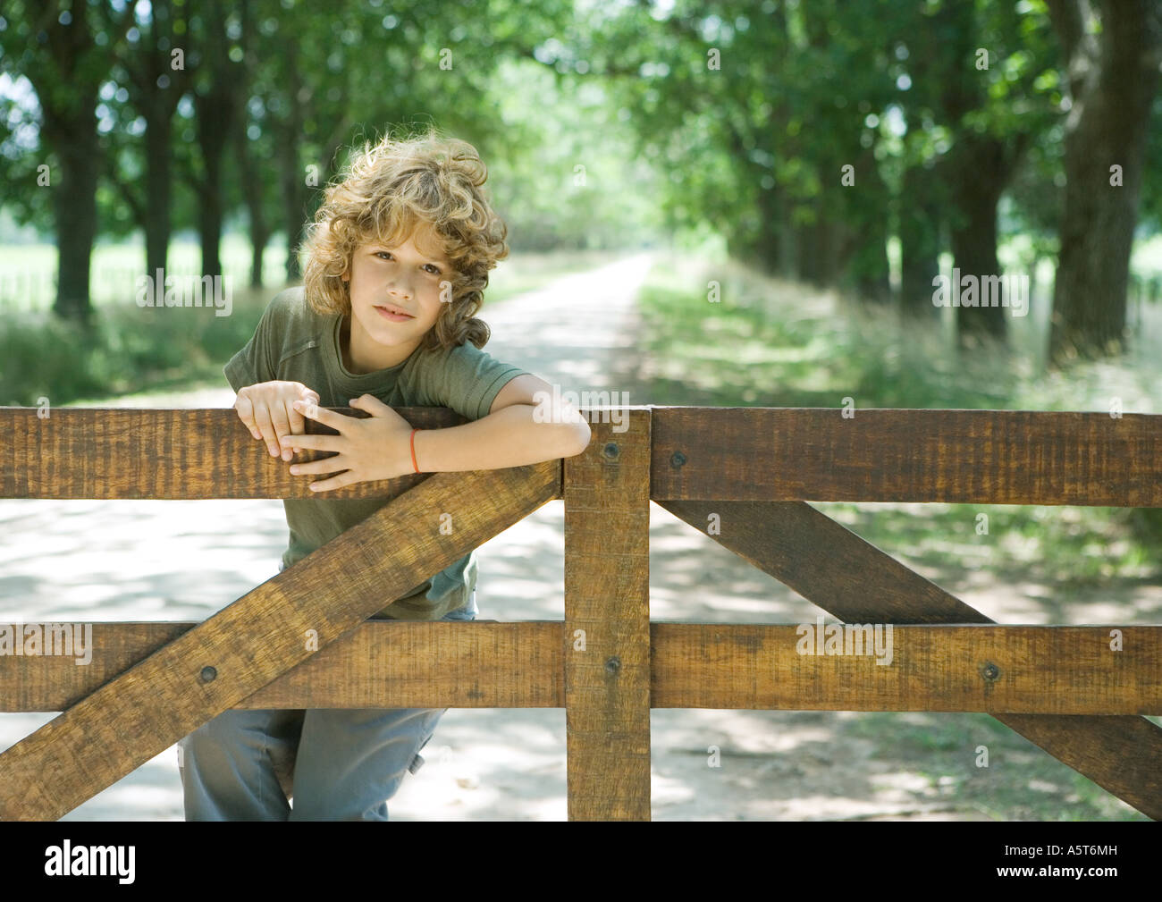Child climb gate hi-res stock photography and images - Alamy