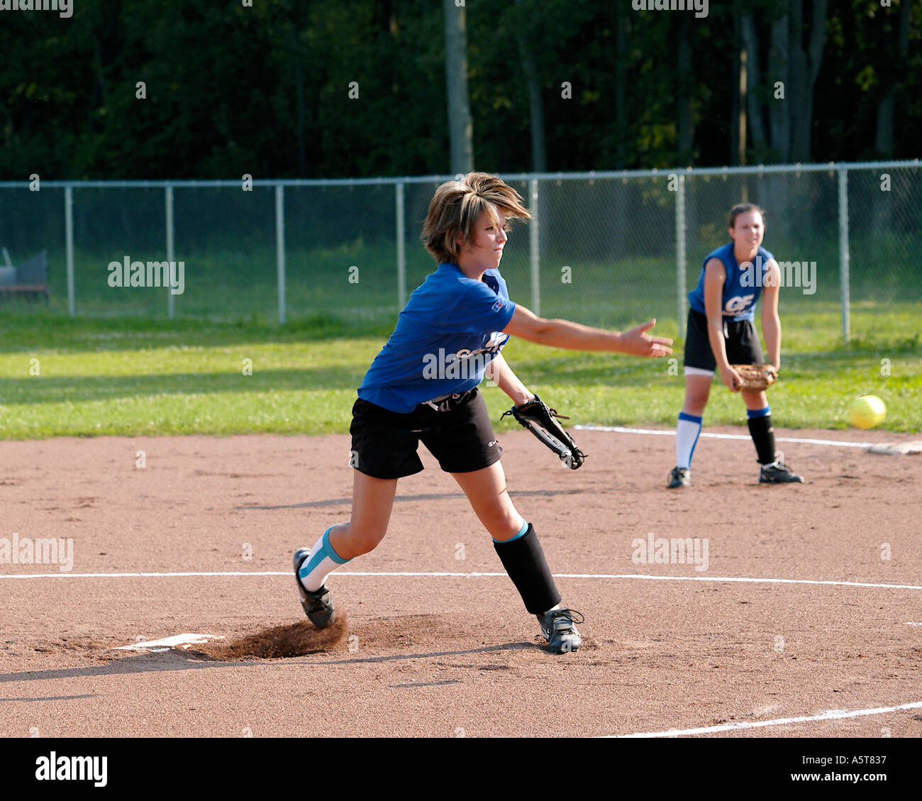 Youth softball pitcher hi-res stock photography and images - Alamy