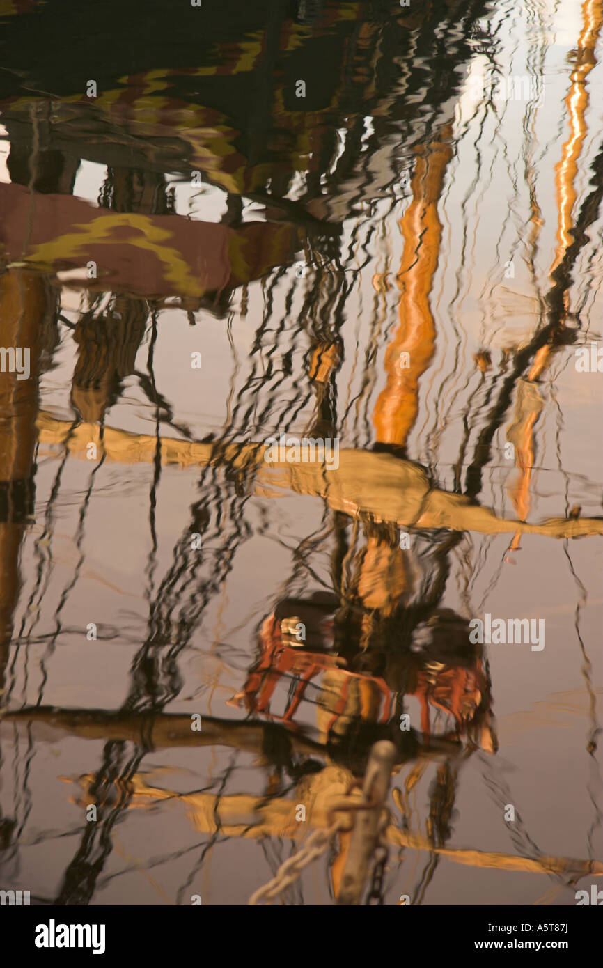 Rigging and crow's nest in reflection, The Golden Hinde, South Bank ...